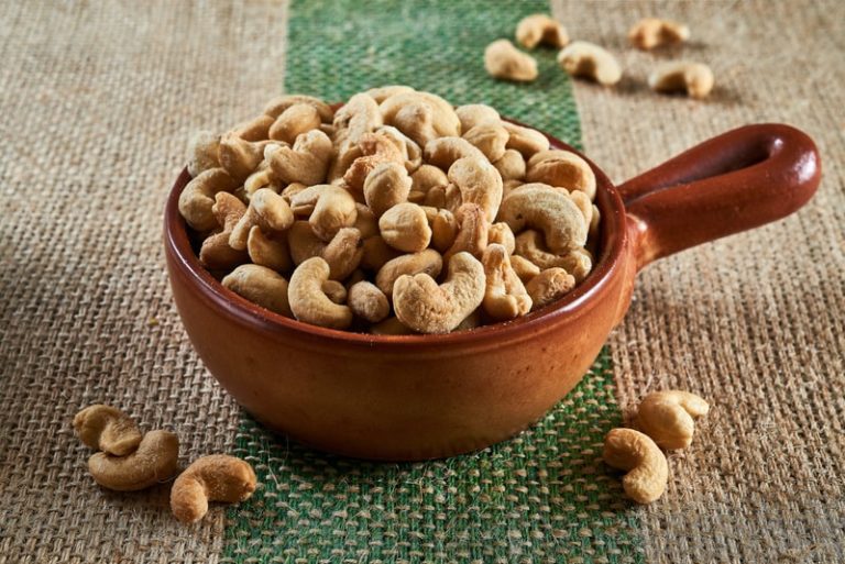 Anacardi naturali - D.A.R. srl